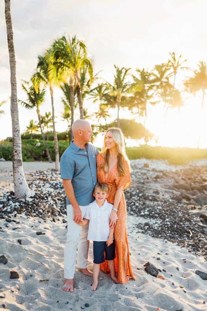 Beach Family Photo Outfits - Sunset in Hawaii - Hawaii Photographer ...